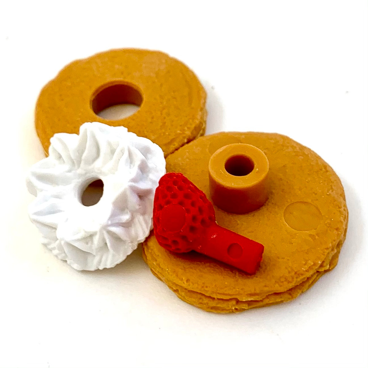 381477 IWAKO PASTRY ERASER-STRAWBERRY-1 ERASER – IwakoUSA
